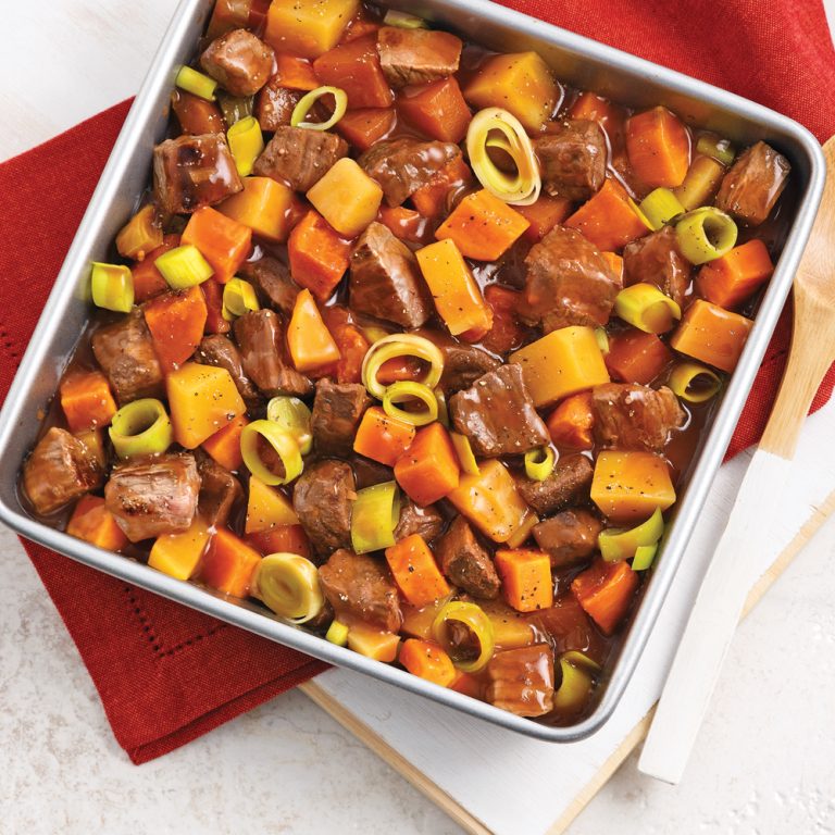 Cubes de boeuf aux légumes sur la plaque - 5 ingredients 15 minutes