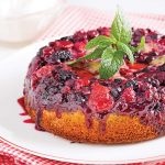 Gâteau renversé aux fruits des champs - 5 ingredients 15 minutes