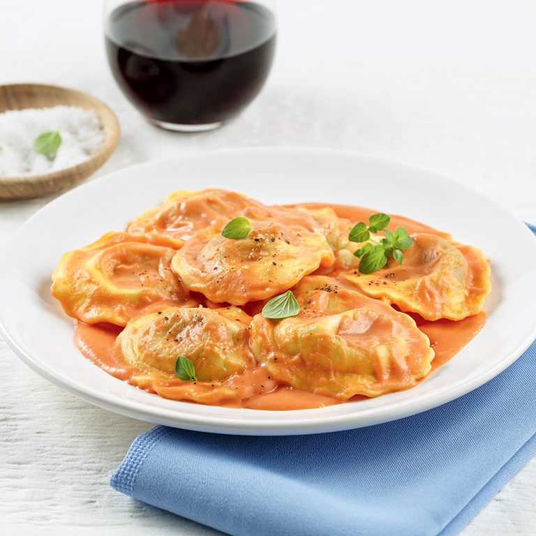 Raviolis au boeuf, sauce crémeuse tomate et courge - 5 ingredients 15 ...