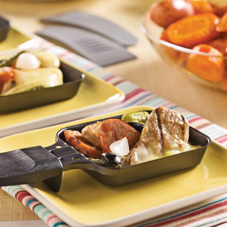 Raclette aux saucisses italiennes et filets de porc - Les recettes de Caty