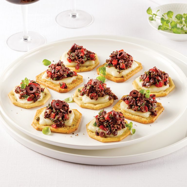 Canapés mozzarella et tapenade - Les recettes de Caty