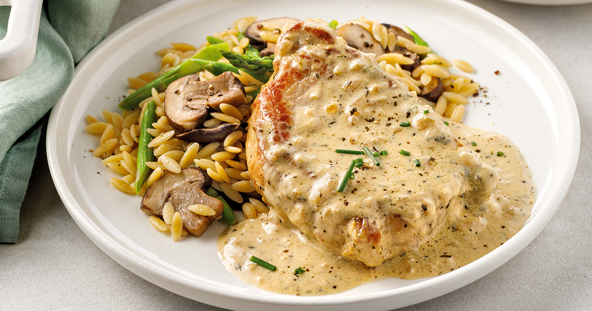 Côtelettes de porc, sauce crémeuse ail et fines herbes - Les recettes ...