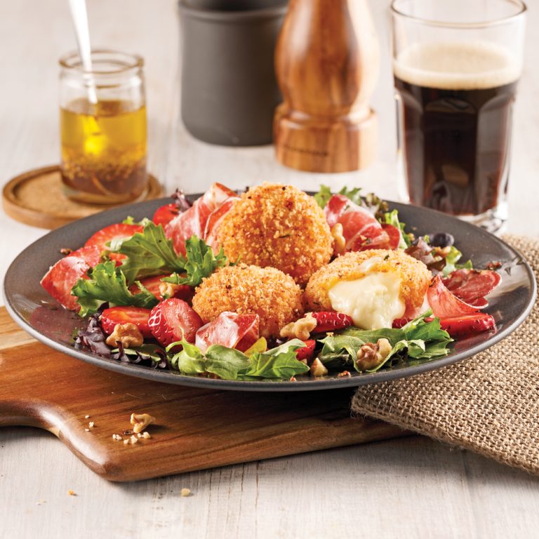 Salade avec mini-fromages croustillants - Je Cuisine