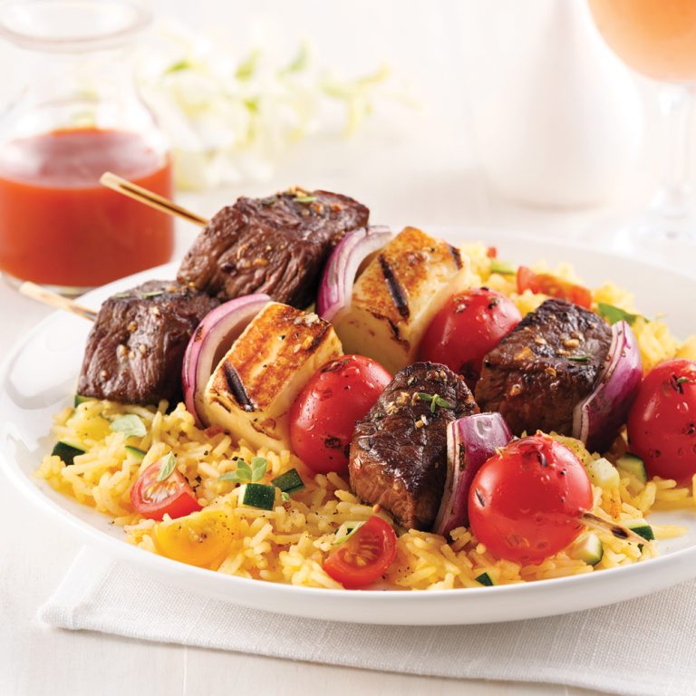 Brochettes de filet mignon, tomates et halloumi - Je Cuisine
