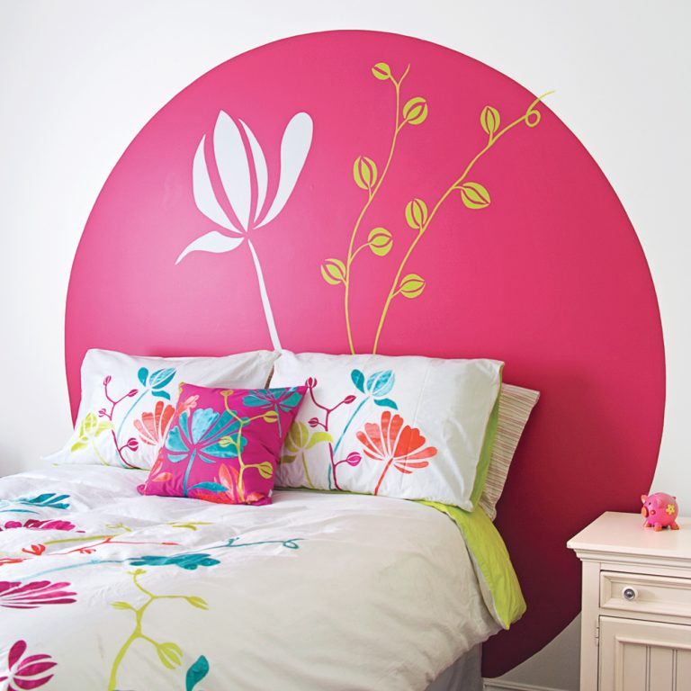 Comment faire une tête de lit ronde avec des pochoirs? - Je Décore